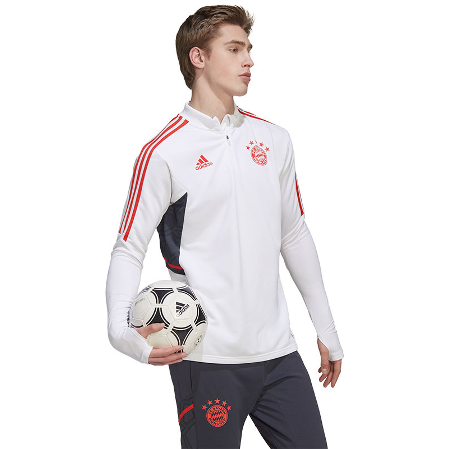 adidas Bayern München Training Top 2022-2023 | Bij VoetbalDirect.nl