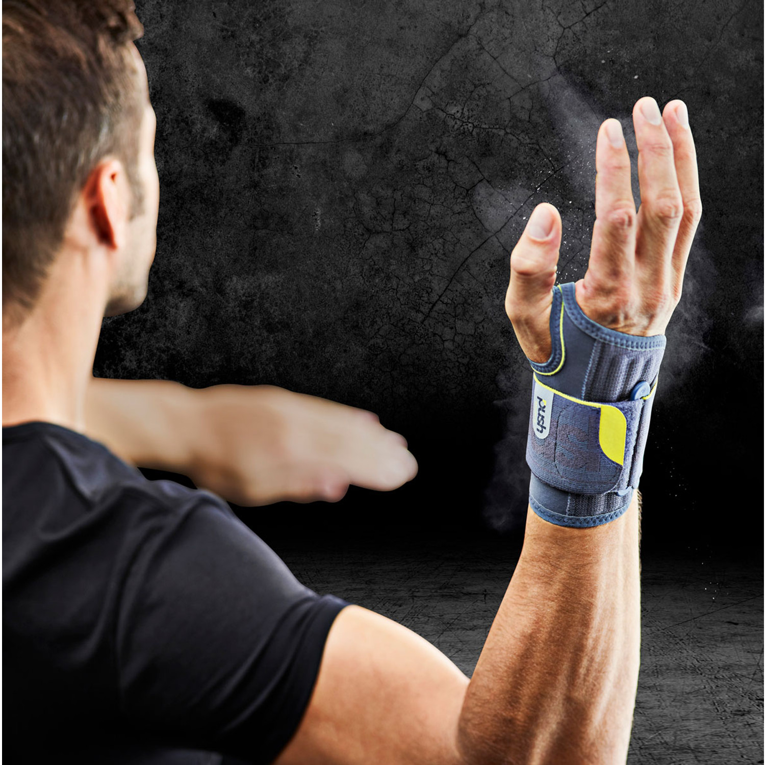 Push Sports Polsbrace Links » TennisDirect.nl