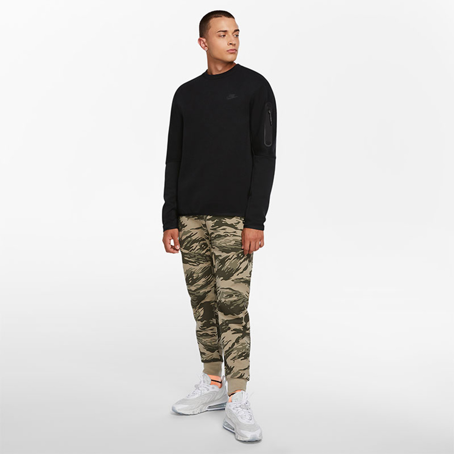 Nike Tech Fleece Pocket Crew | Bij VoetbalDirect.nl