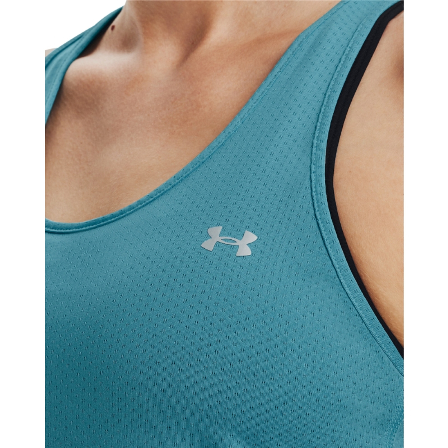 Under Armour Heatgear Racer Tank » TennisDirect.nl
