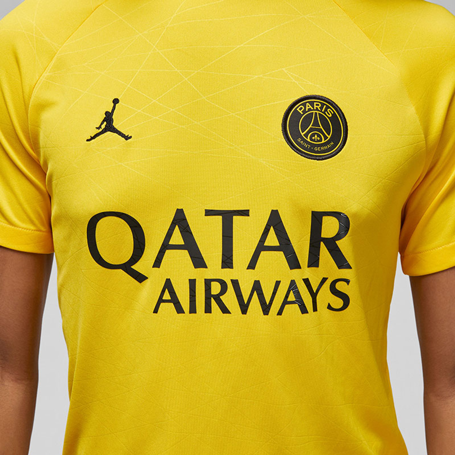 Nike Paris Saint-Germain Pre-Match Top 2022/2023 | Bij VoetbalDirect.nl