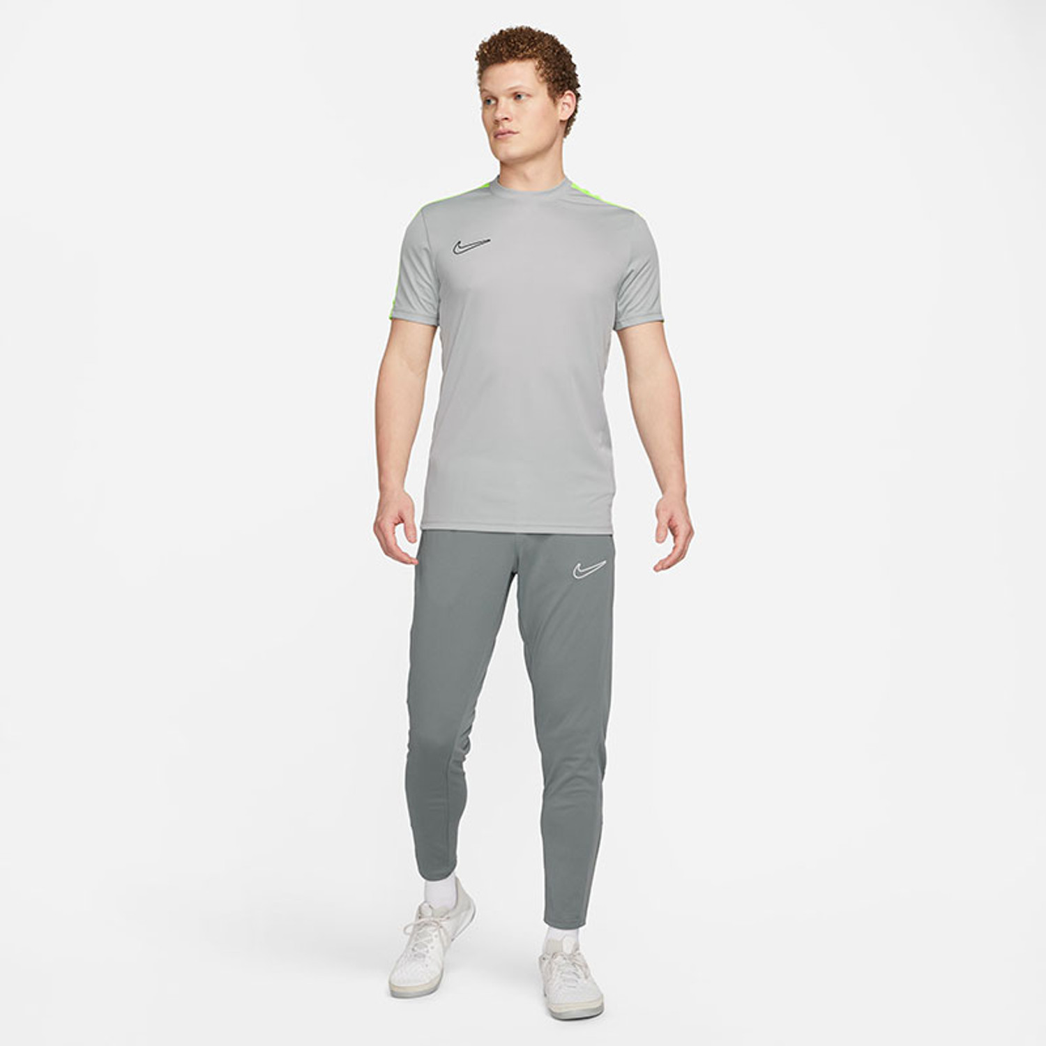 Nike Academy Trainingsset | Bij VoetbalDirect.nl