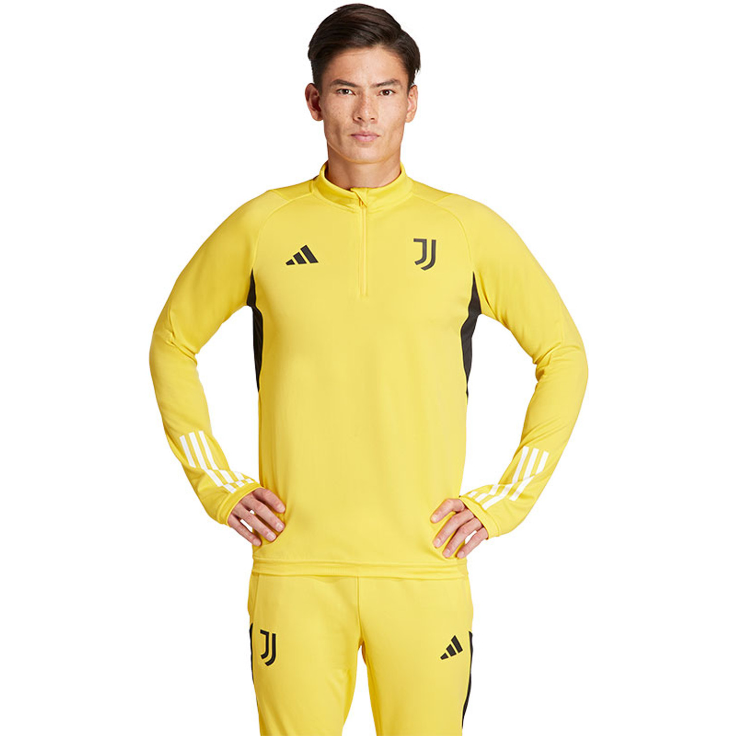 adidas Juventus Training Top 2023/2024 | Bij VoetbalDirect.nl