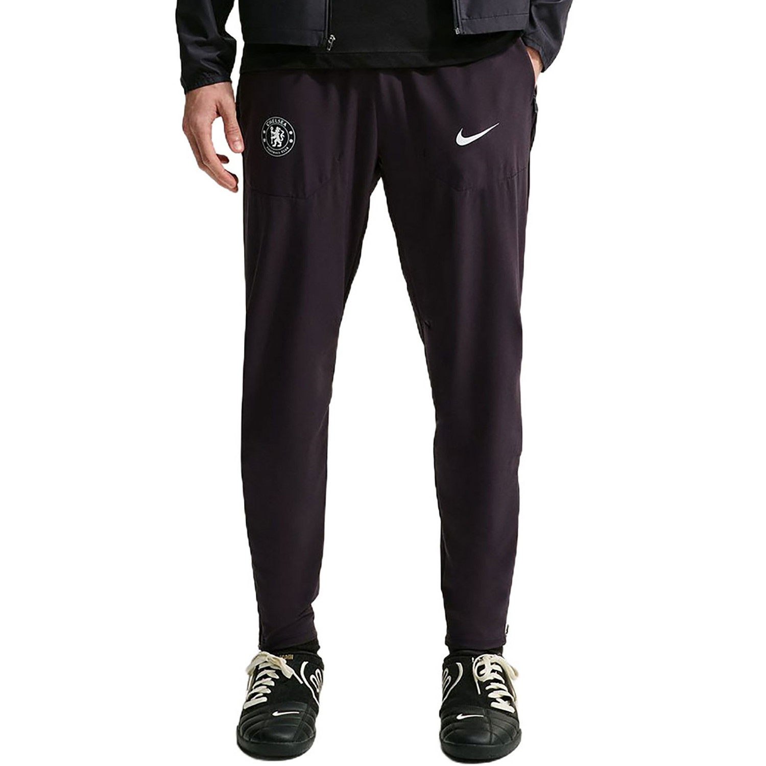 Nike Chelsea City Side Running Pant 2026/2027 - PassaSports.com